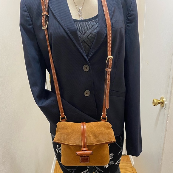 Dooney & Bourke | Bags | Dooney Bourke 0 Genuine Leather Toggle ...